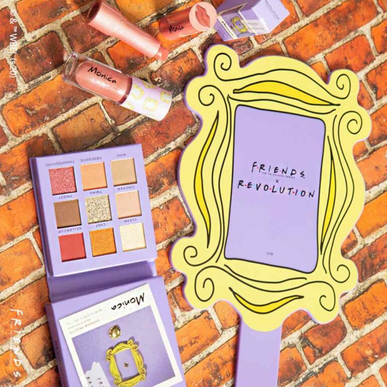 Friends x Revolution: trucco e accessori per un look anni ’90!